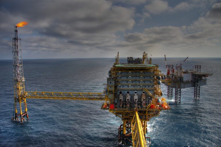 The Importance of Communication Equipment in Oil Rigs and DrillingThe ...